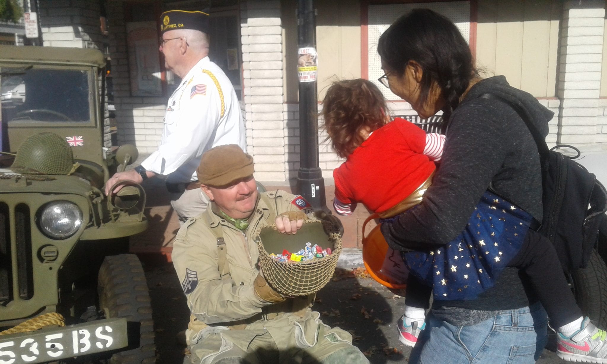 Martinez veterans pass out candy during annual ‘Trunk-or-Treat’ event ...